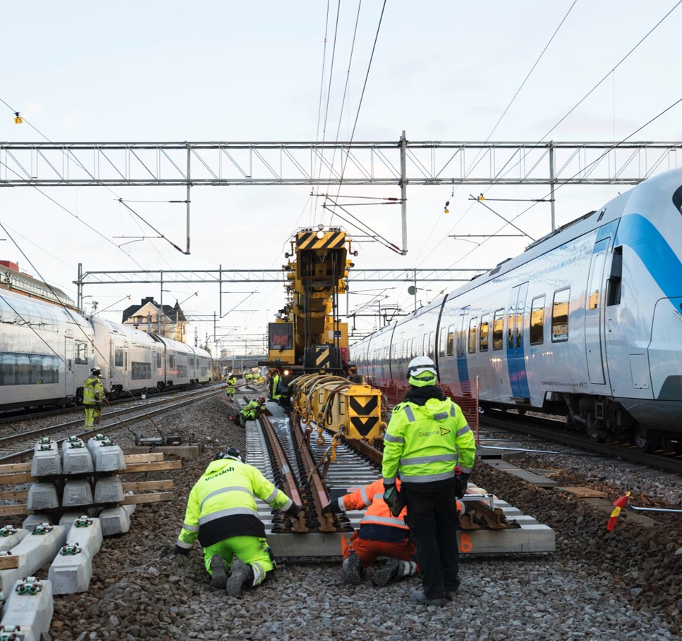 Fast turnout installation | Vossloh Topic Lounge